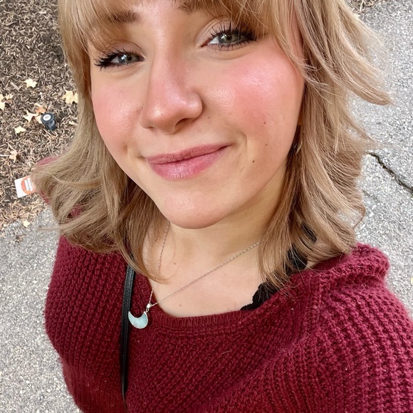 Mia's Closet (@mia_garrison) | Poshmark